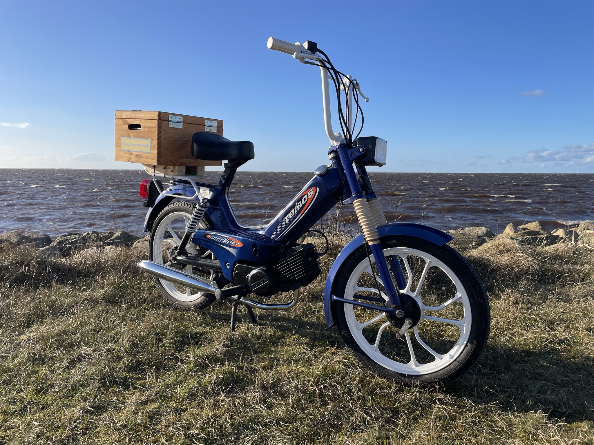 Historien om Tomos knallerten og de forskellige modeller → Læs mere her