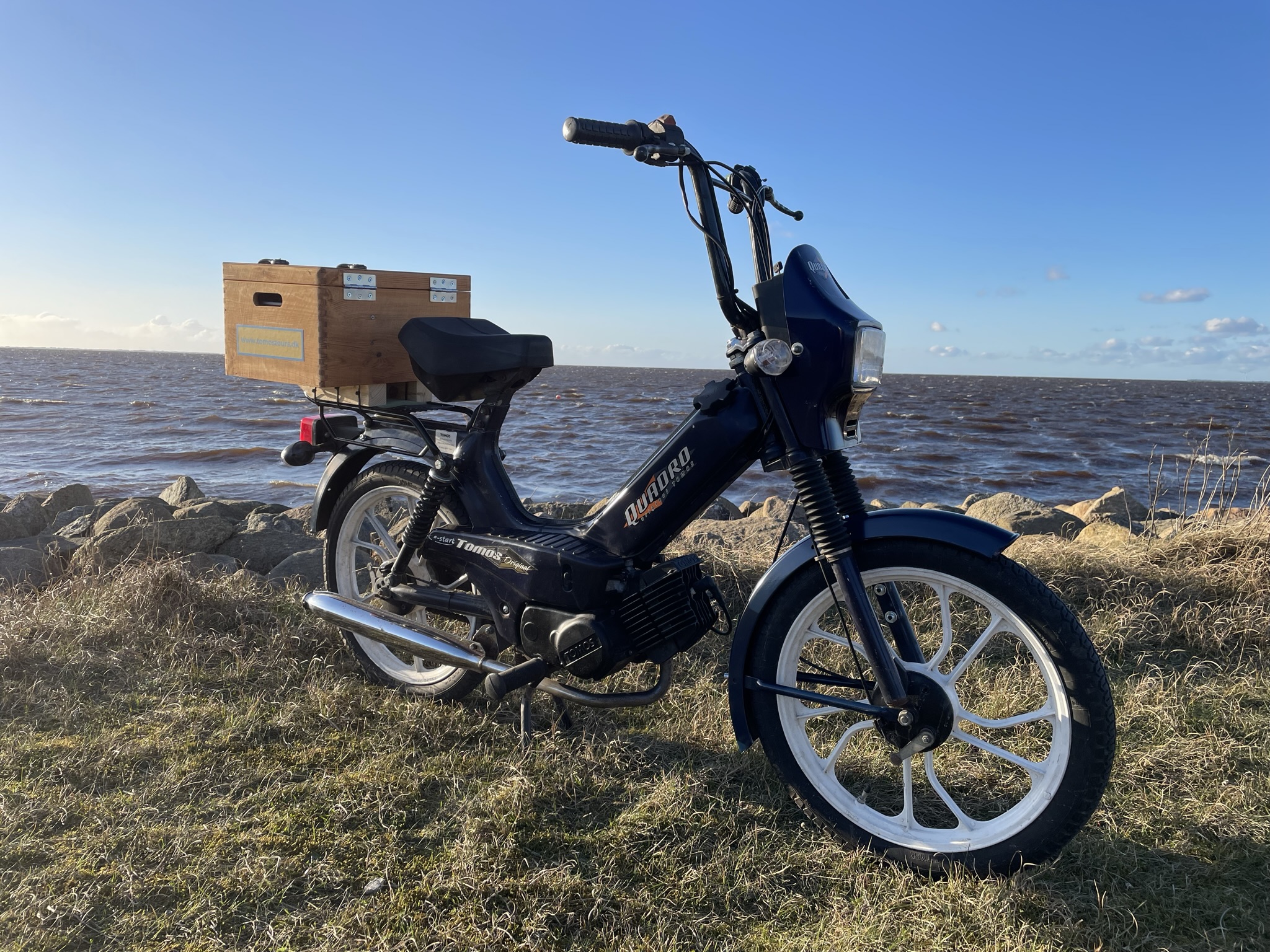 Historien om Tomos knallerten og de forskellige modeller → Læs mere her